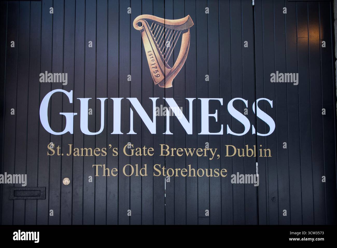 Guinness logo on entrance hi-res stock photography and images - Alamy