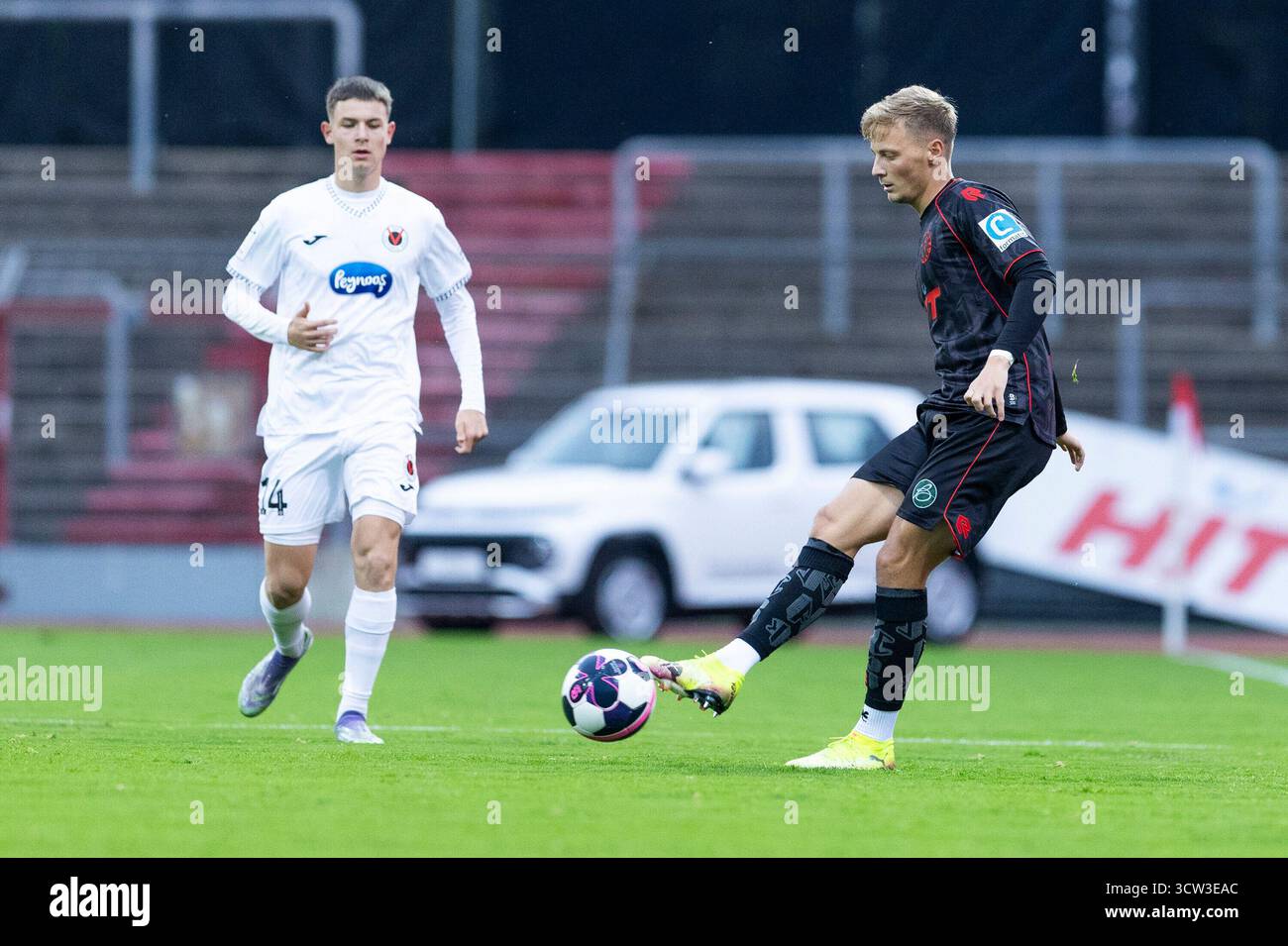 Raphael Ott (Viktoria K?ln, 14), Kevin Brechmann (Fortuna K?ln, 27 ...