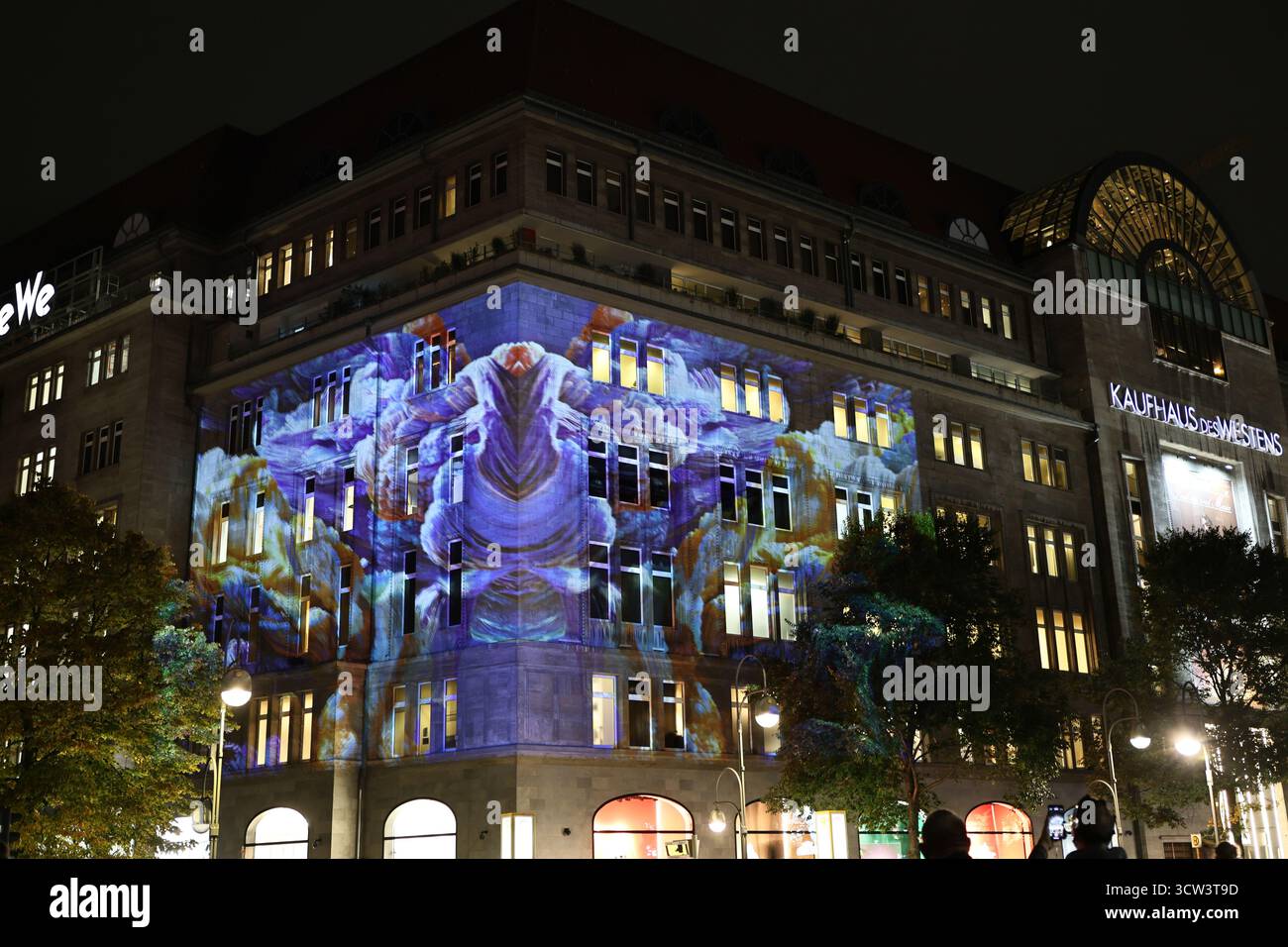 10/09/2025, Berlin, Germany.Illumination at the KADEWE. 21st BERLIN ...