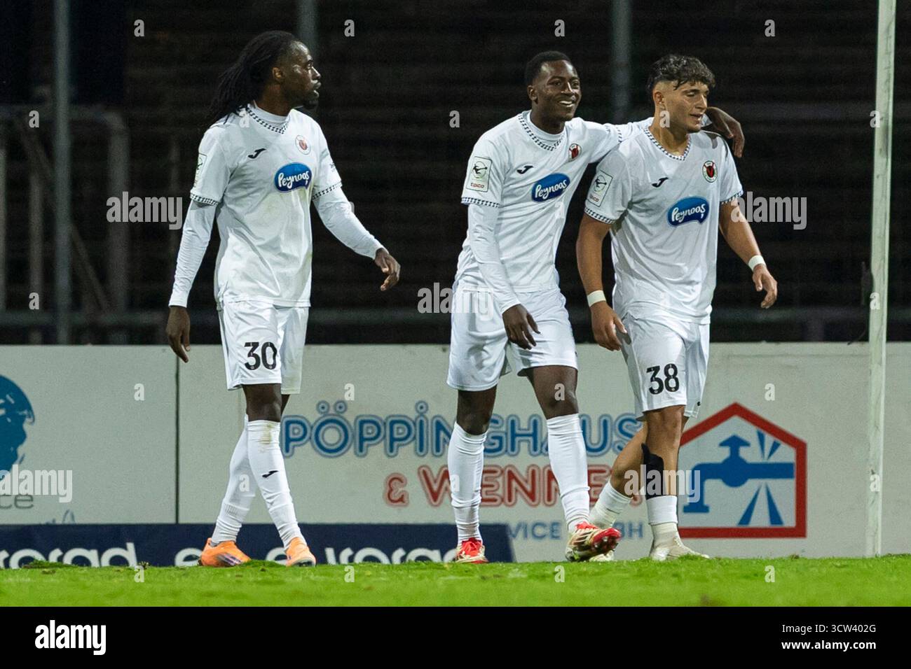 Yannick Tonye (Viktoria K?ln, 30), Samuele Carella (Viktoria K?ln, 38 ...