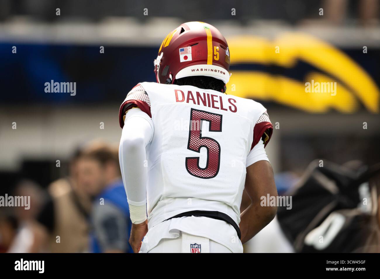 Washington Commanders quarterback Jayden Daniels (5) wears Japanese ...