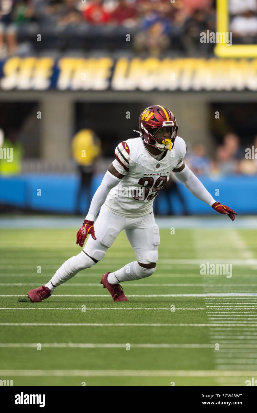 Washington Commanders safety Jeremy Reaves (39) runs during an NFL ...