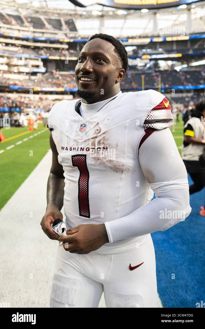 Washington Commanders wide receiver Deebo Samuel Sr. (1) walks back to ...