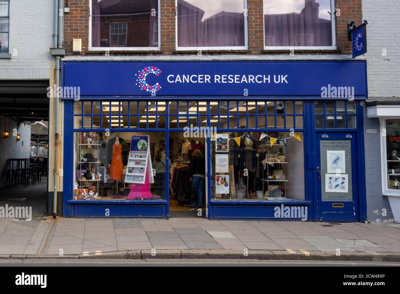 Cancer research uk awareness hi-res stock photography and images - Alamy
