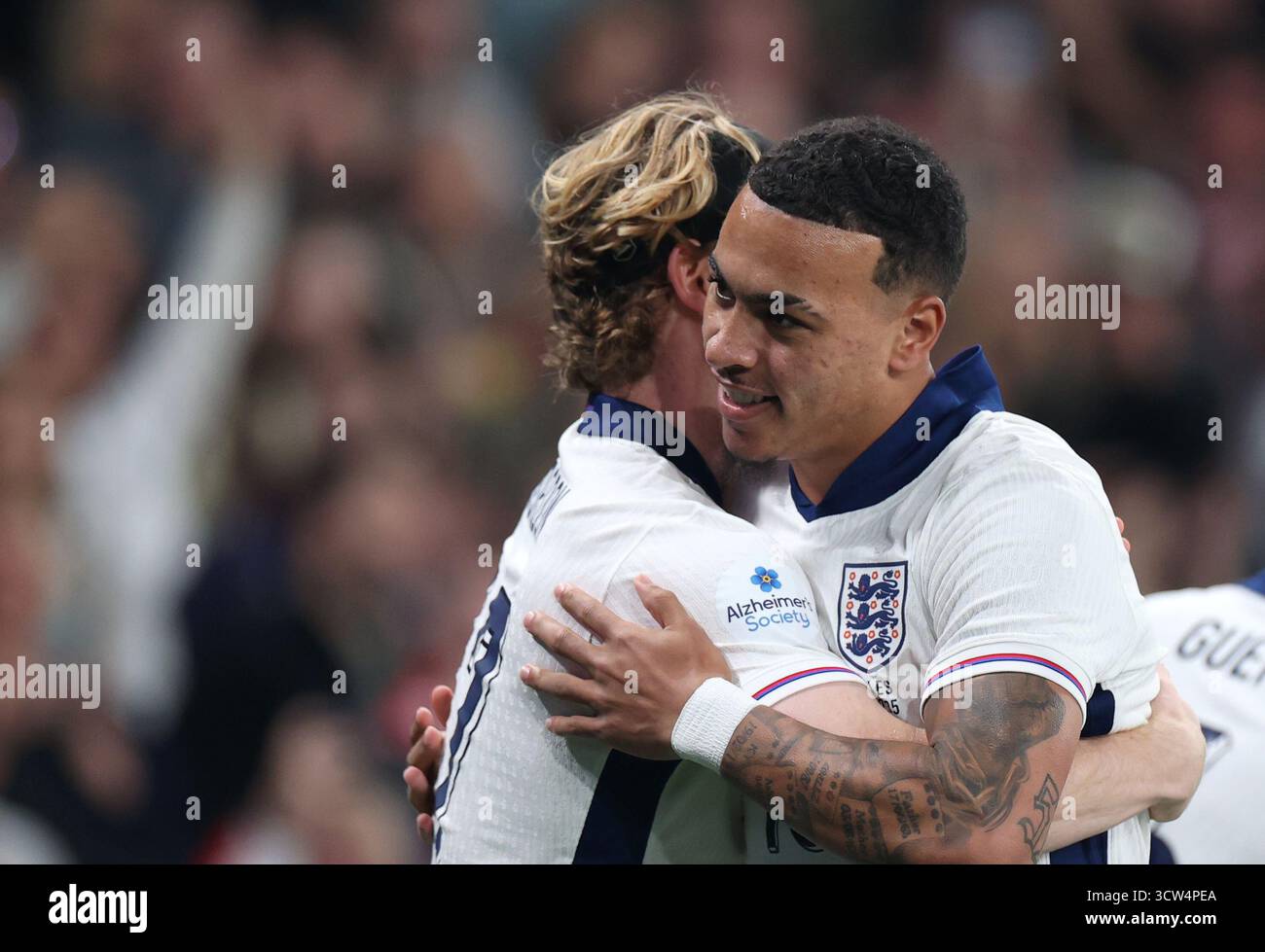 London, Britain. 9th Oct, 2025. England's Morgan Rogers (R) celebrates ...