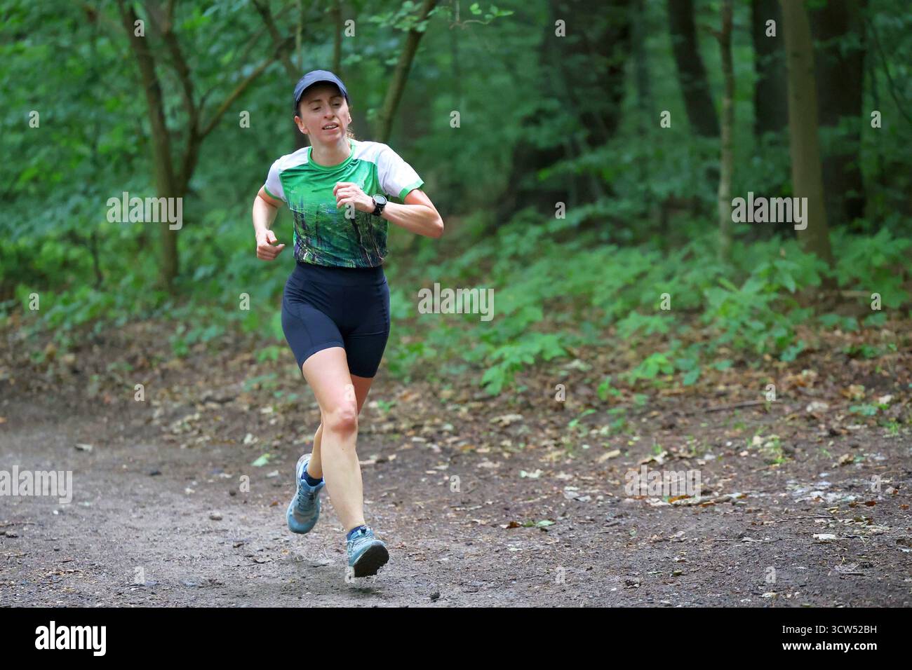 Ultra running race trail hi-res stock photography and images - Alamy