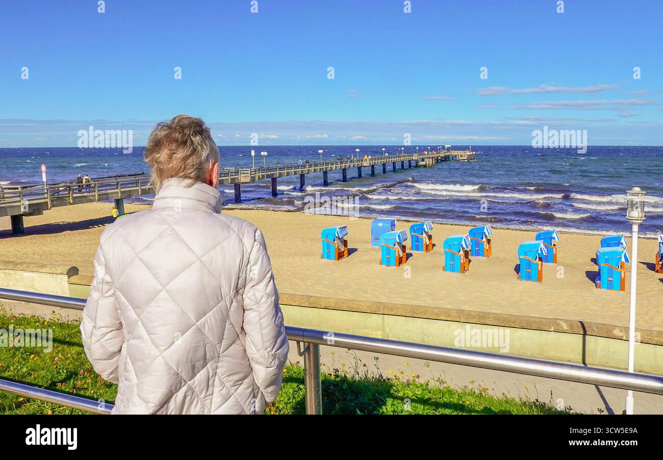 Im Blick die Seebrücke von Lühlungsborn - gesehen am 25.09.2025 *** In ...