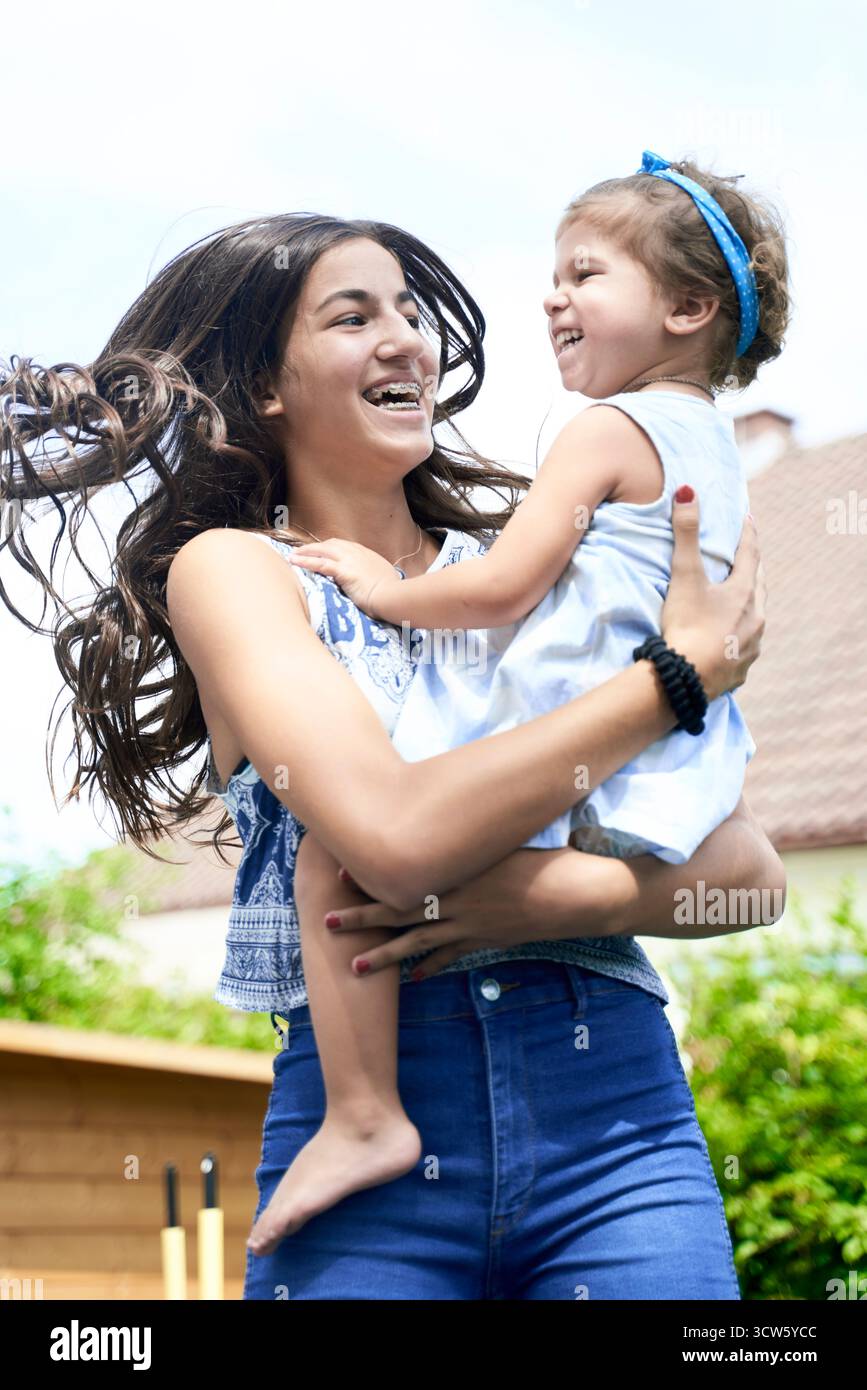 Residential housing in front hi-res stock photography and images - Alamy