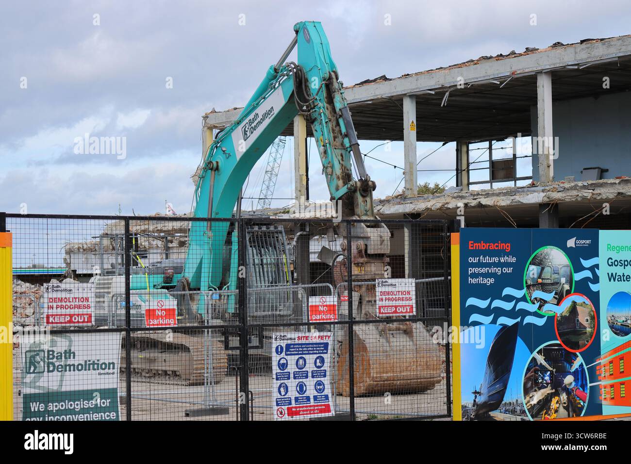Machinery bears signs hi-res stock photography and images - Alamy
