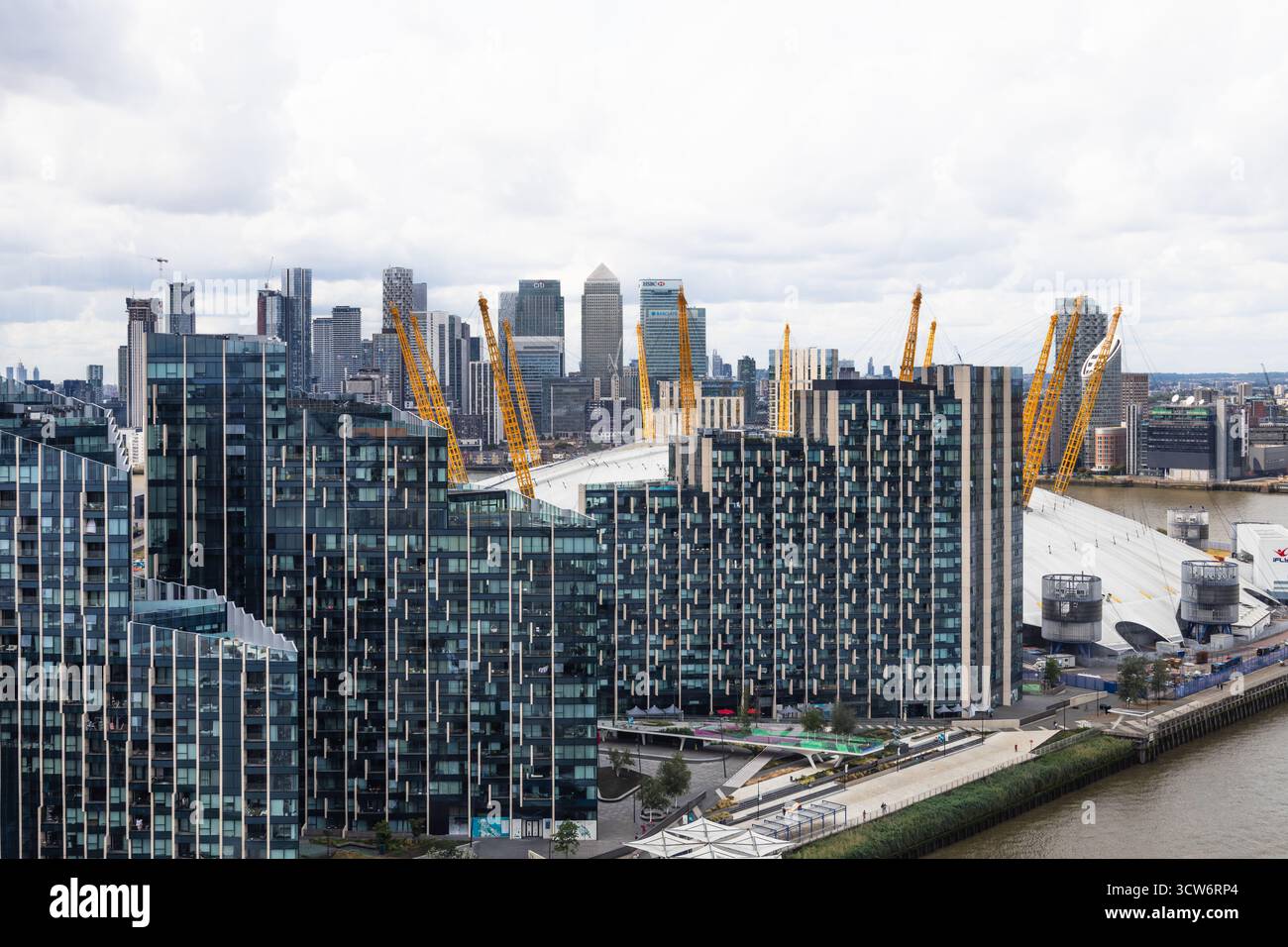 O2 Arena with Canary Wharf Skyline over Greenwich Peninsula Towers ...
