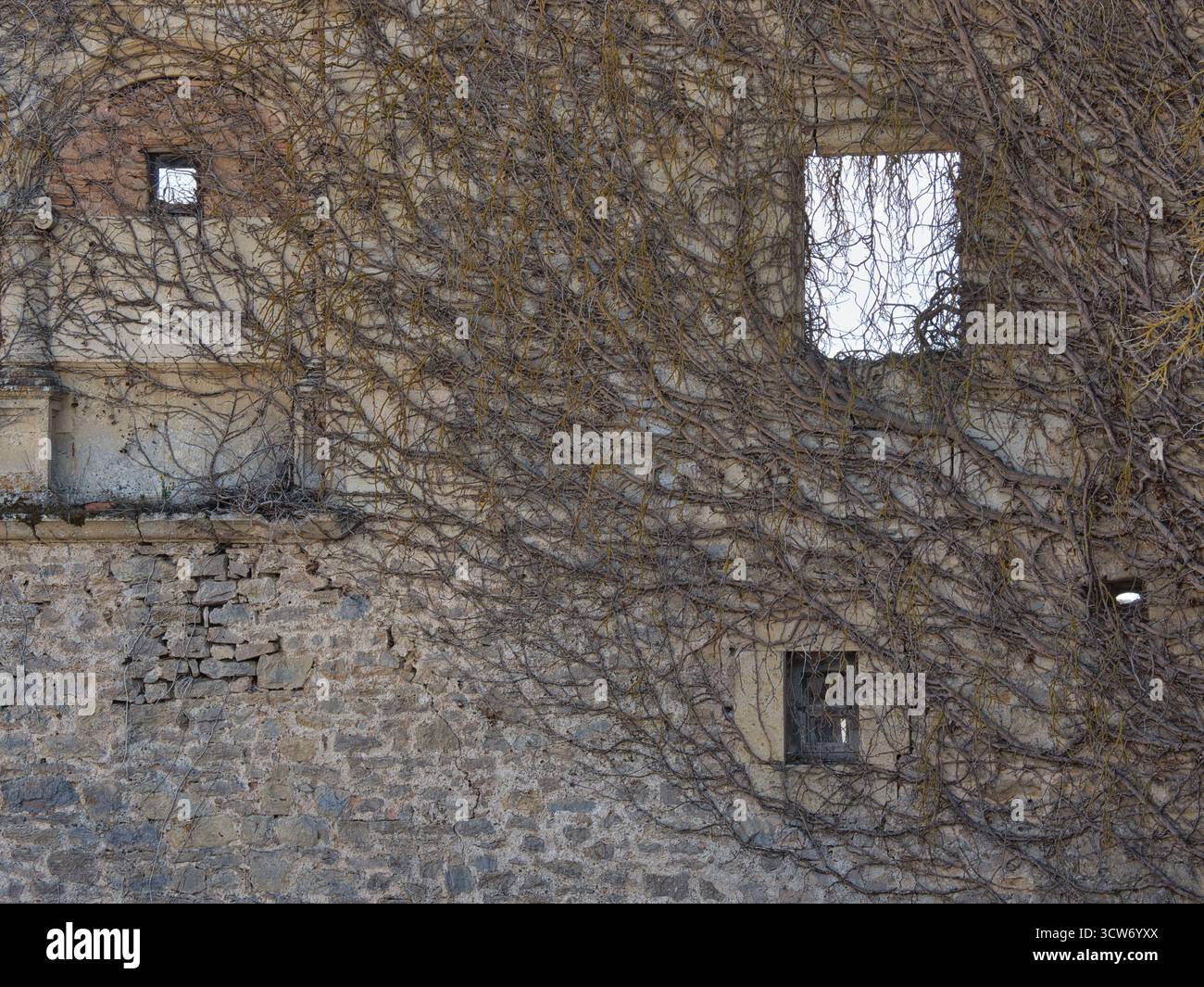 Old stone ruins reveal hi-res stock photography and images - Alamy