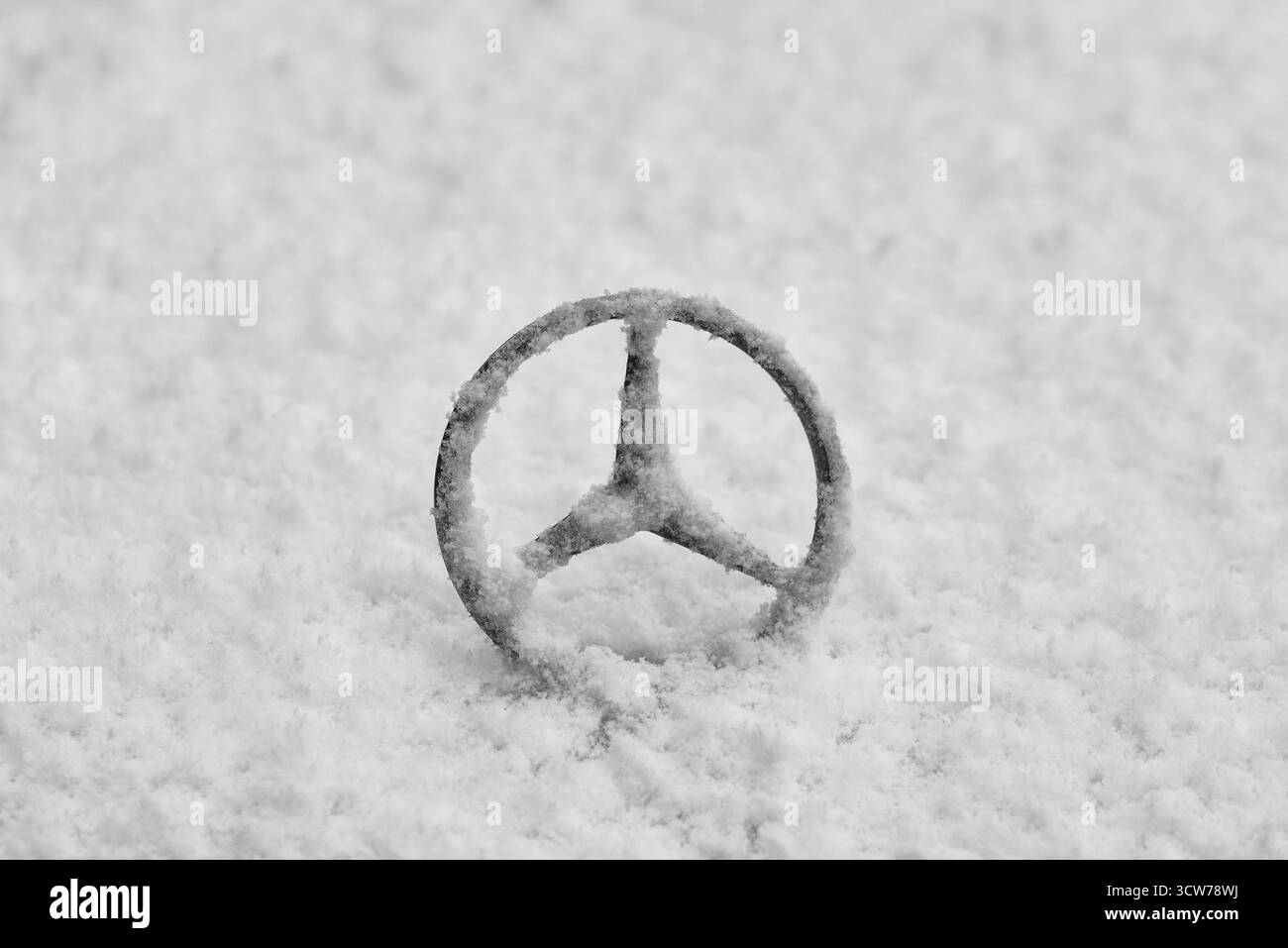 Luxury brand mercedes benz Black and White Stock Photos & Images - Alamy