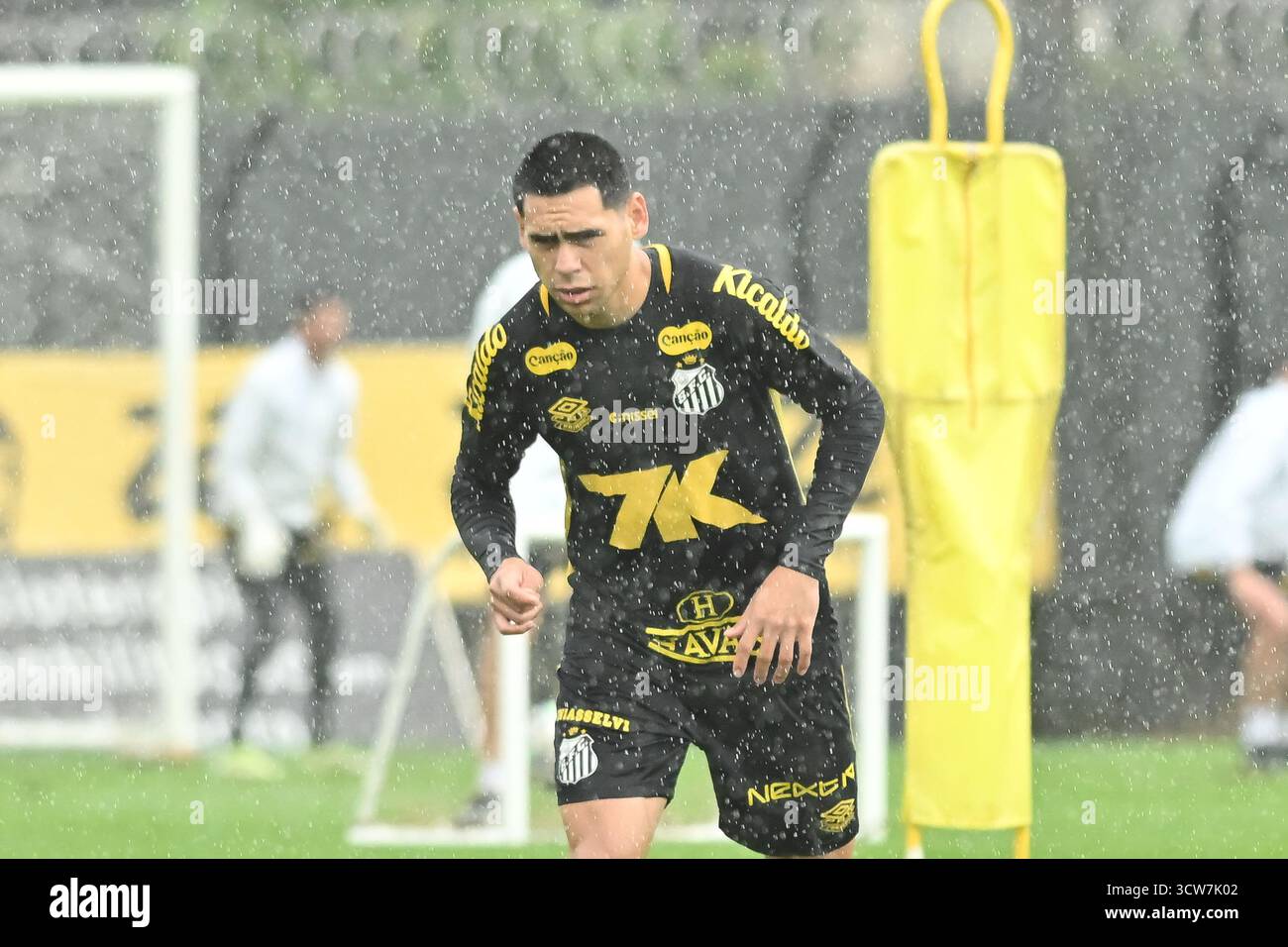 SP - SANTOS - 10/10/2025 - SANTOS, TRAINING - Adonis Frias, Santos ...