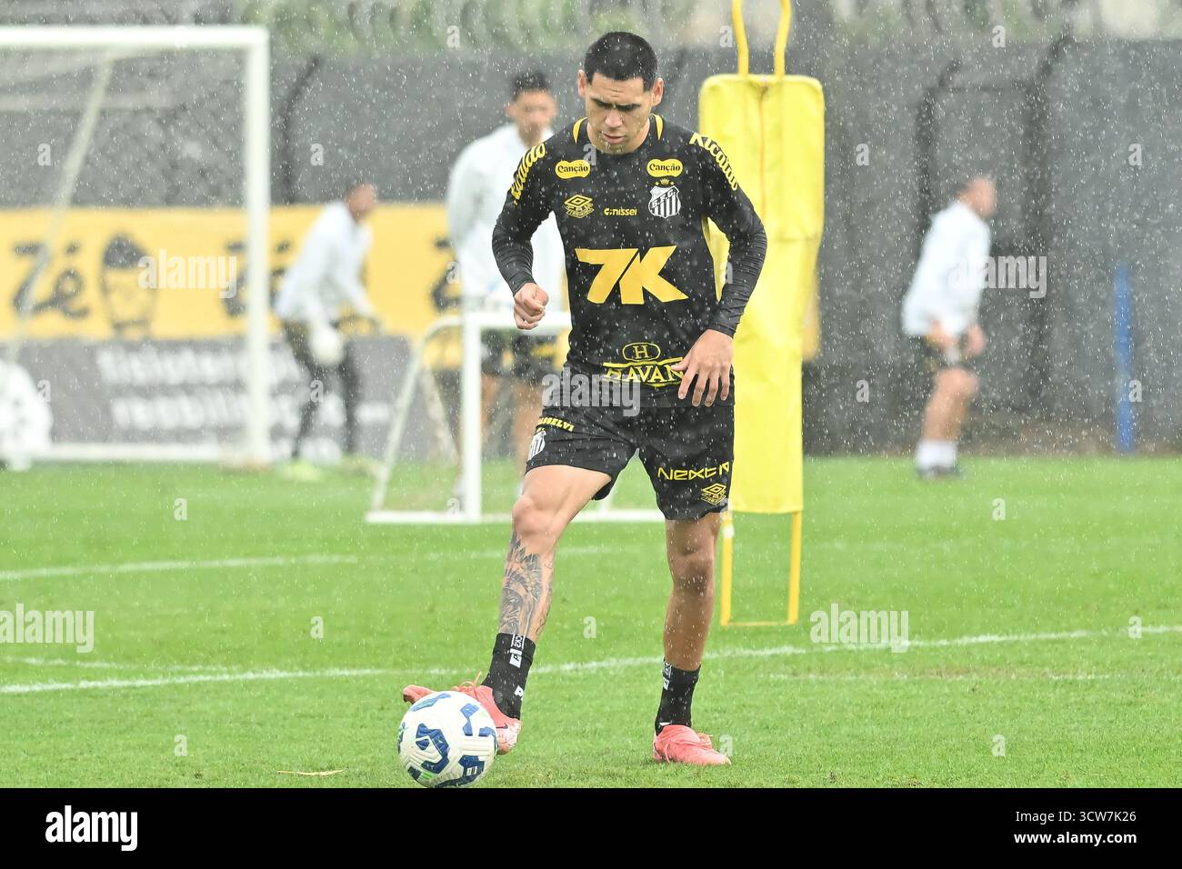 SP - SANTOS - 10/10/2025 - SANTOS, TRAINING - Adonis Frias, Santos ...