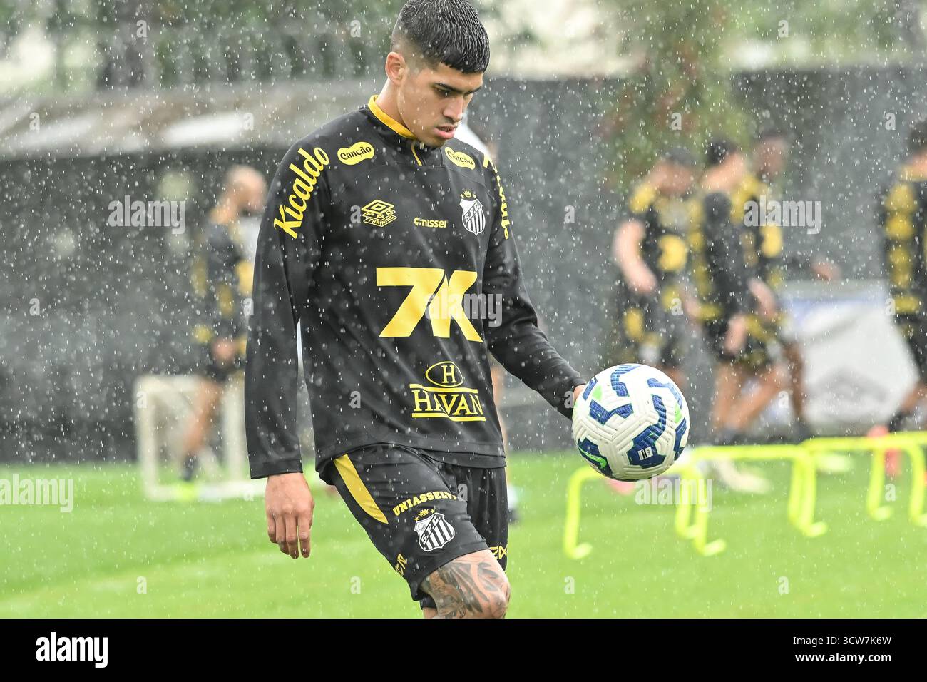 SP - SANTOS - 10/10/2025 - SANTOS, TRAINING - Adonis Frias, Santos ...