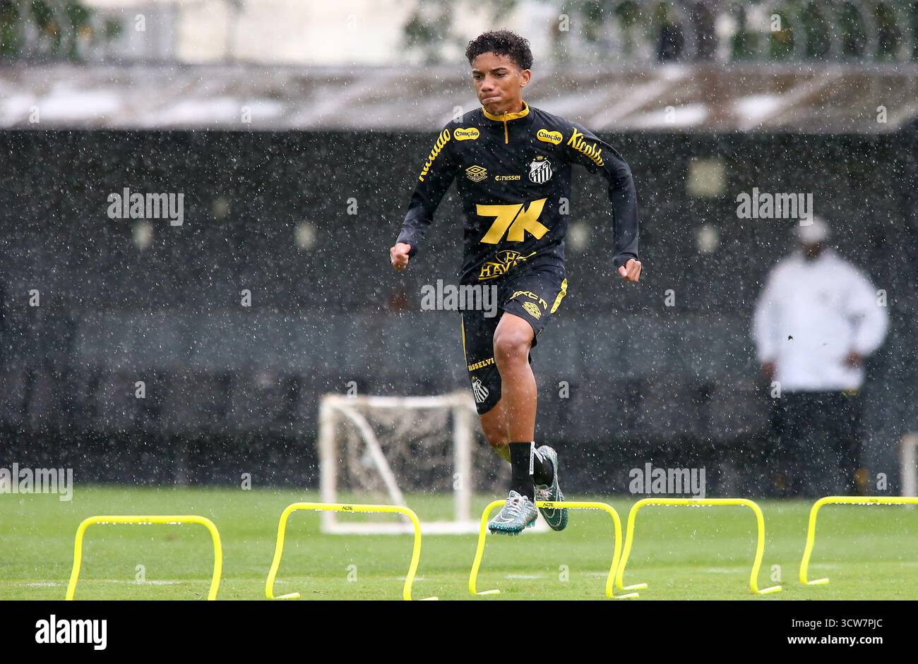 SP - SANTOS - 10/10/2025 - SANTOS, TRAINING - Robinho Jr, Santos player ...