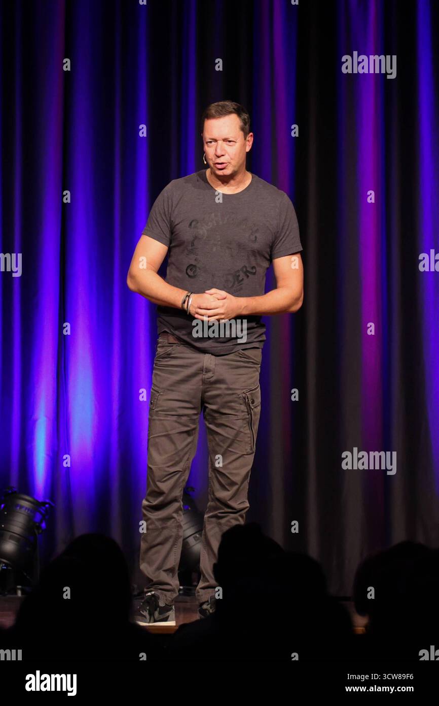 10.10.2025, Leonding, AUT, Unterwegs in Oberösterreich, Alex Kristan ...