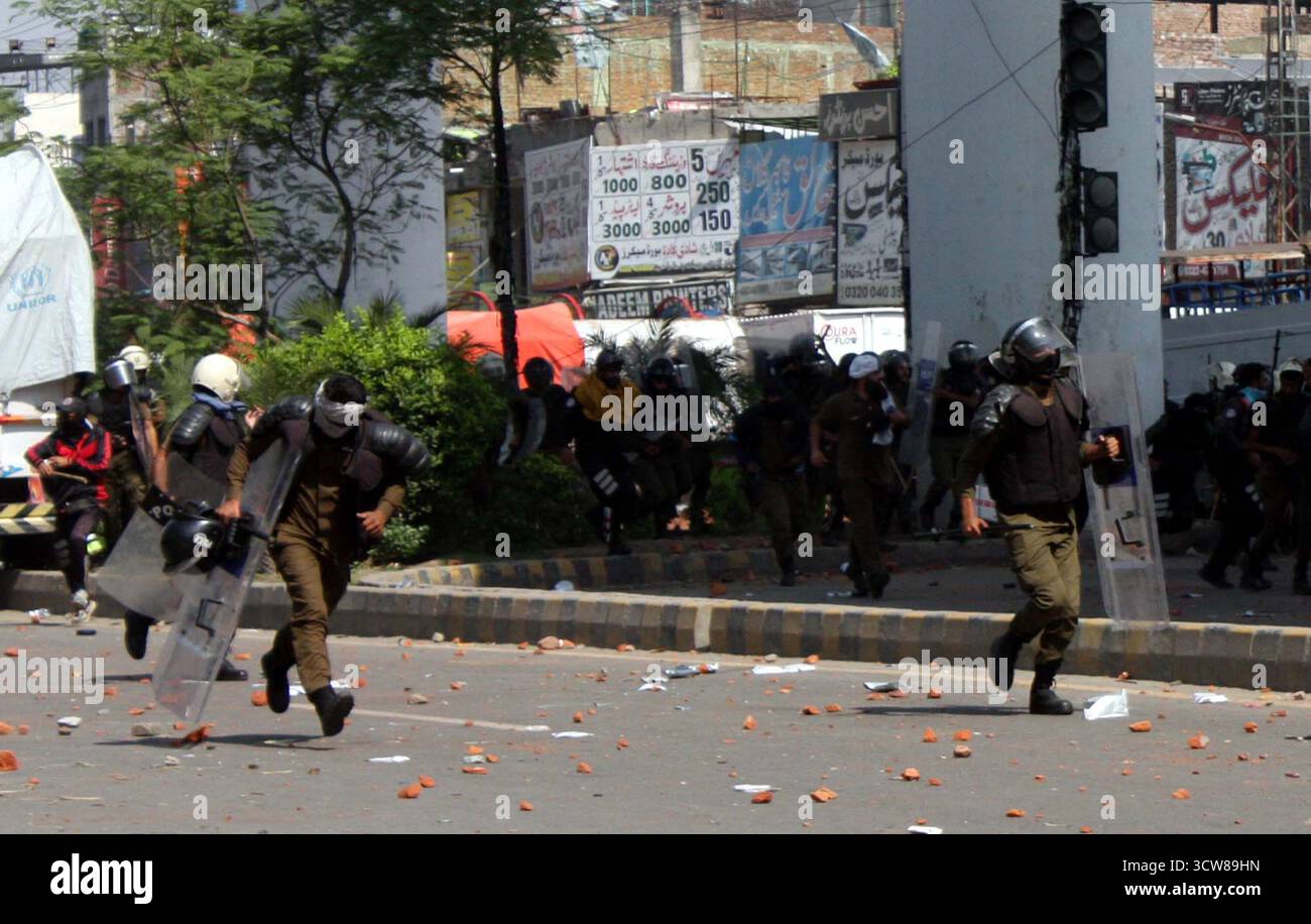 Police officials restore baton charge, fired tear gas to repel ...