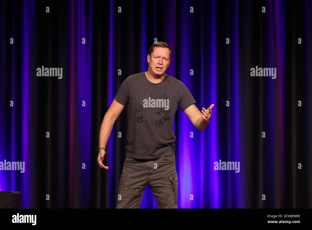 10.10.2025, Leonding, AUT, Unterwegs in Oberösterreich, Alex Kristan ...