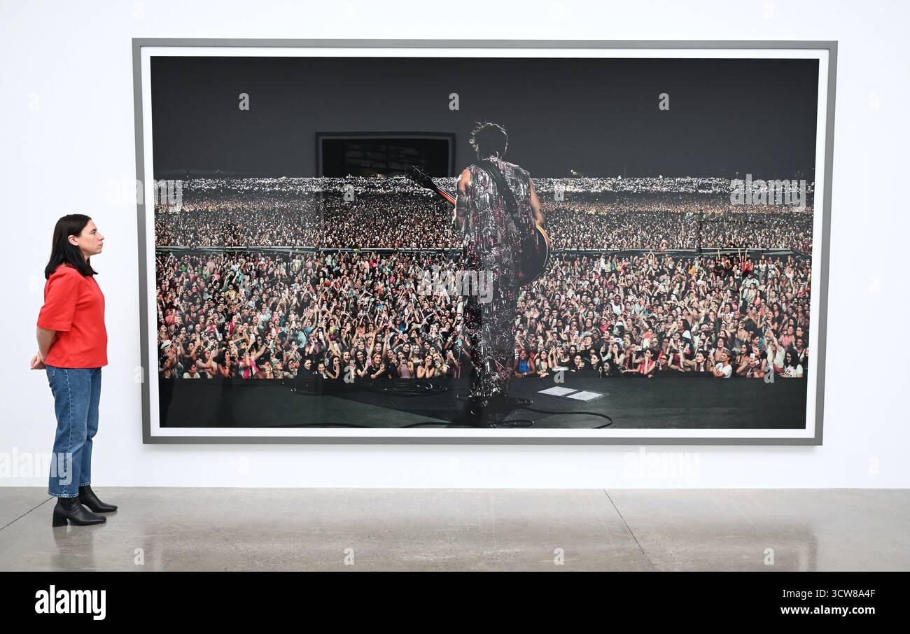 Preview of Andrea's Gurky's new exhibition at White cube in Mason's ...