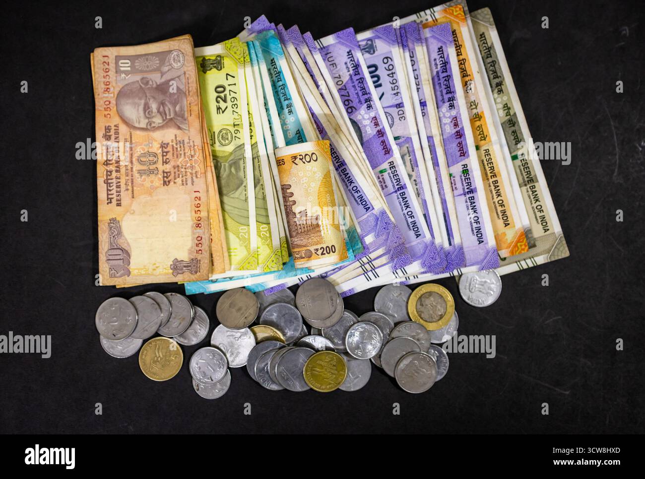 Indian currency notes and coins hi-res stock photography and images - Alamy