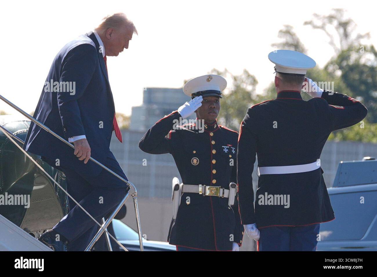 President Donald Trump arrives at Walter Reed National Military Medical ...