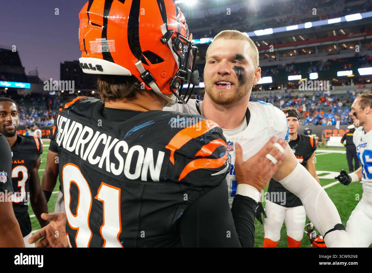 Cincinnati Bengals defensive end Trey Hendrickson (91) speaks with ...