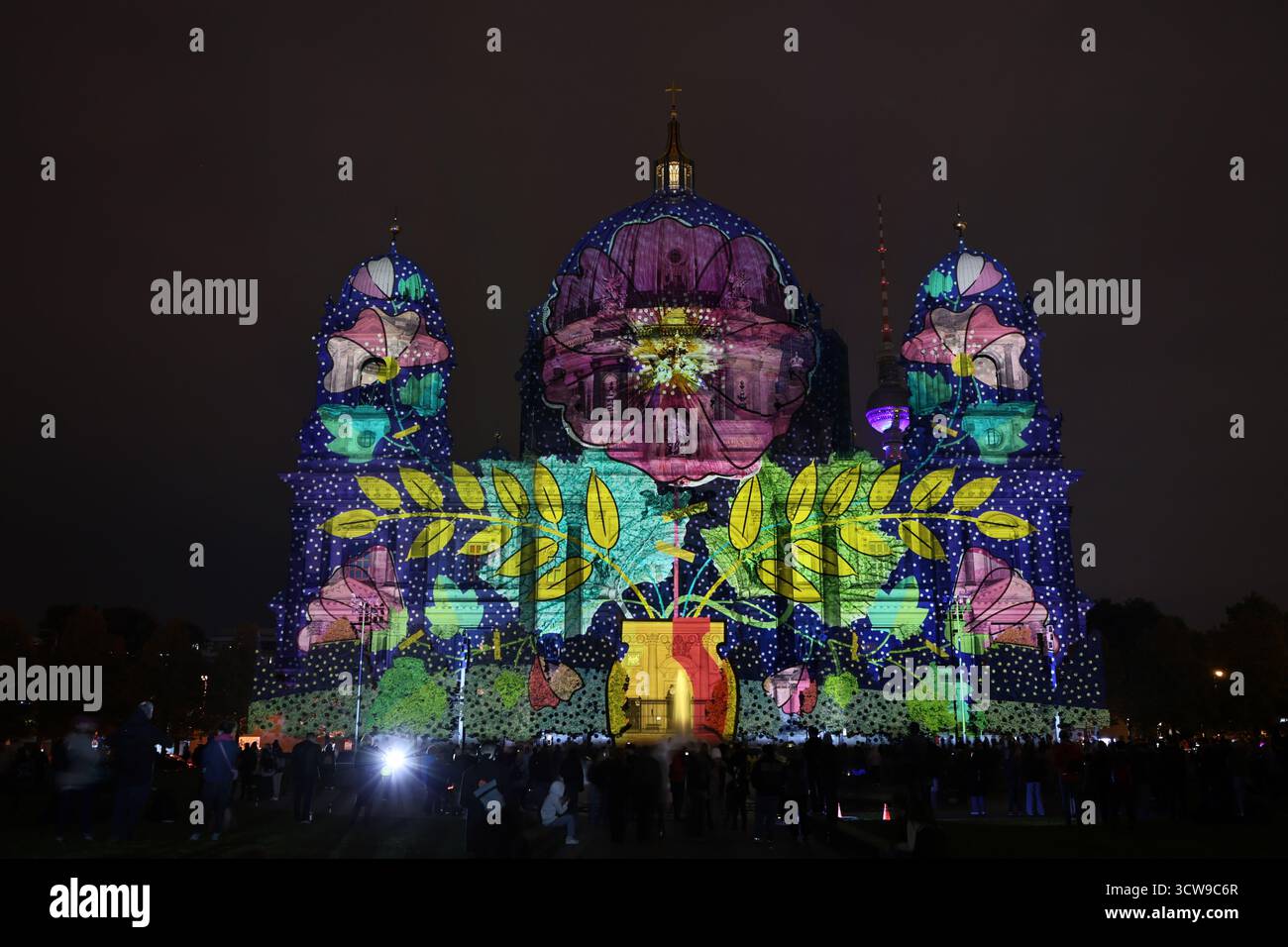 10/09/2025, Berlin, Germany.Illumination at the Berliner Dom, or Berlin ...