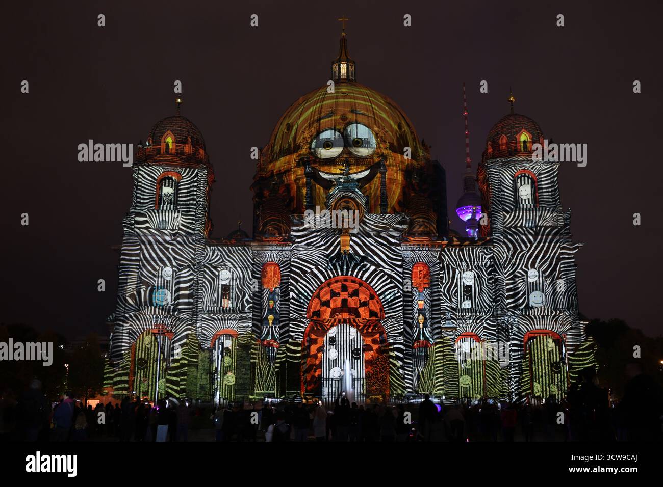 10/09/2025, Berlin, Germany.Illumination at the Berliner Dom, or Berlin ...