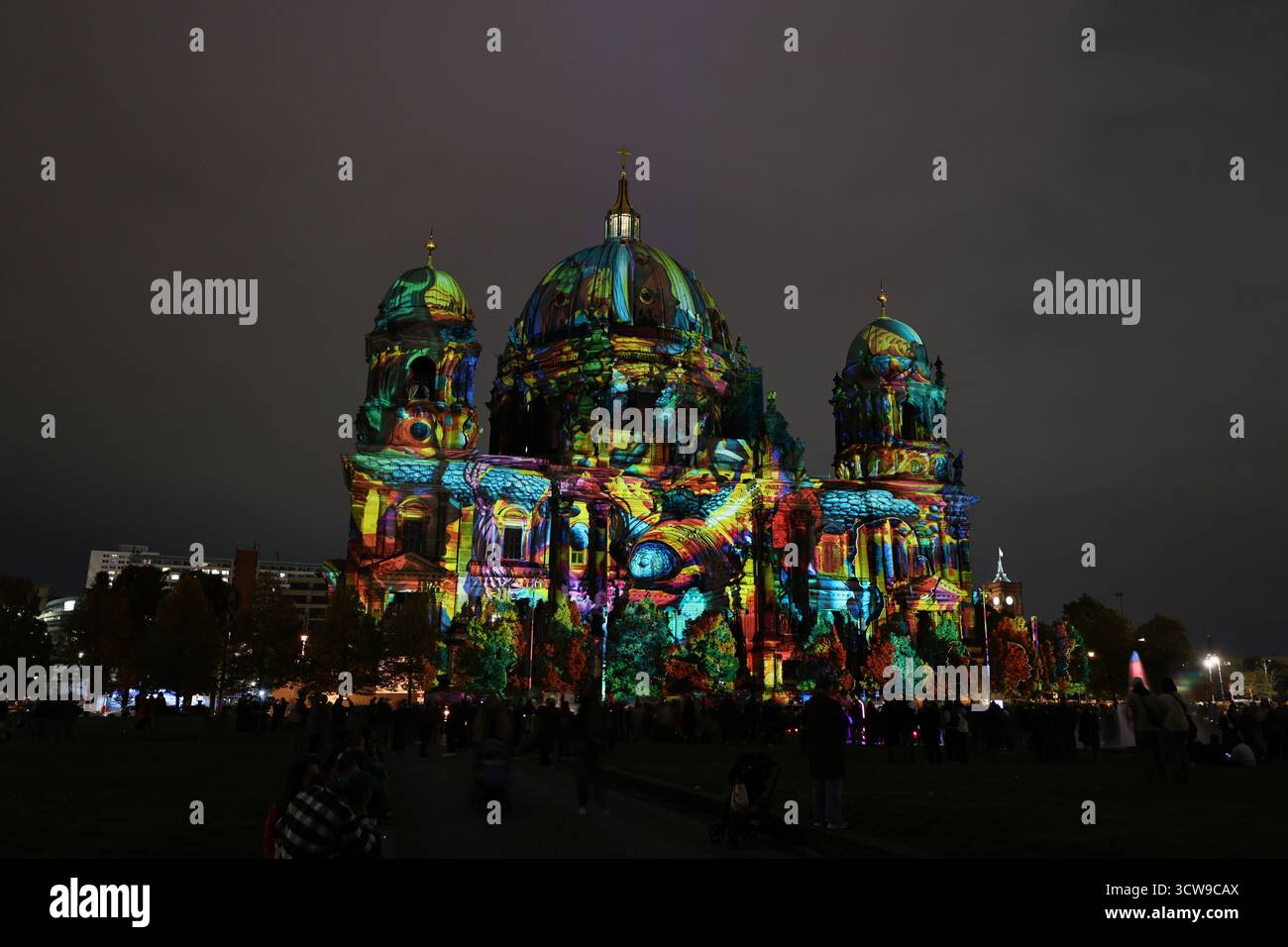 10/09/2025, Berlin, Germany.Illumination at the Berliner Dom, or Berlin ...