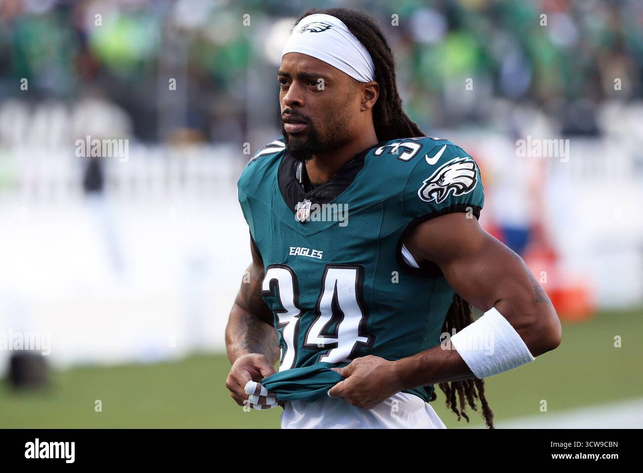 Philadelphia Eagles cornerback Parry Nickerson (34) looks on after an ...