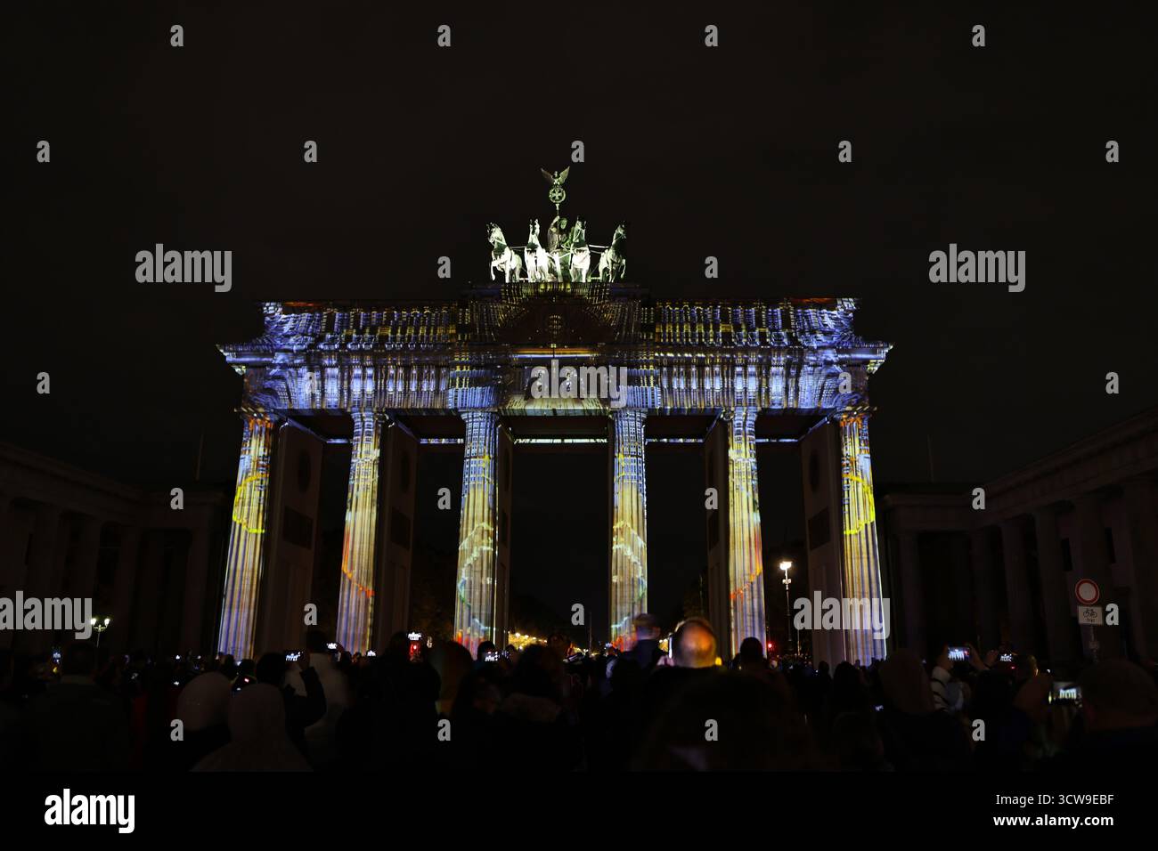 10/09/2025, Berlin, Germany.Illumination at the Brandenburger Tor. The ...