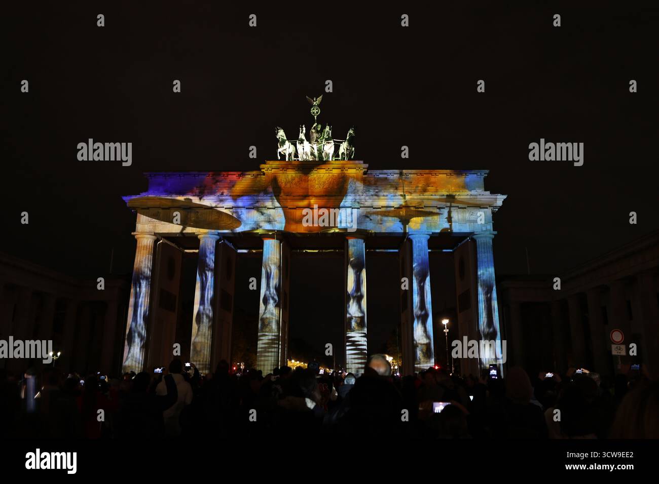 10/09/2025, Berlin, Germany.Illumination at the Brandenburger Tor. The ...