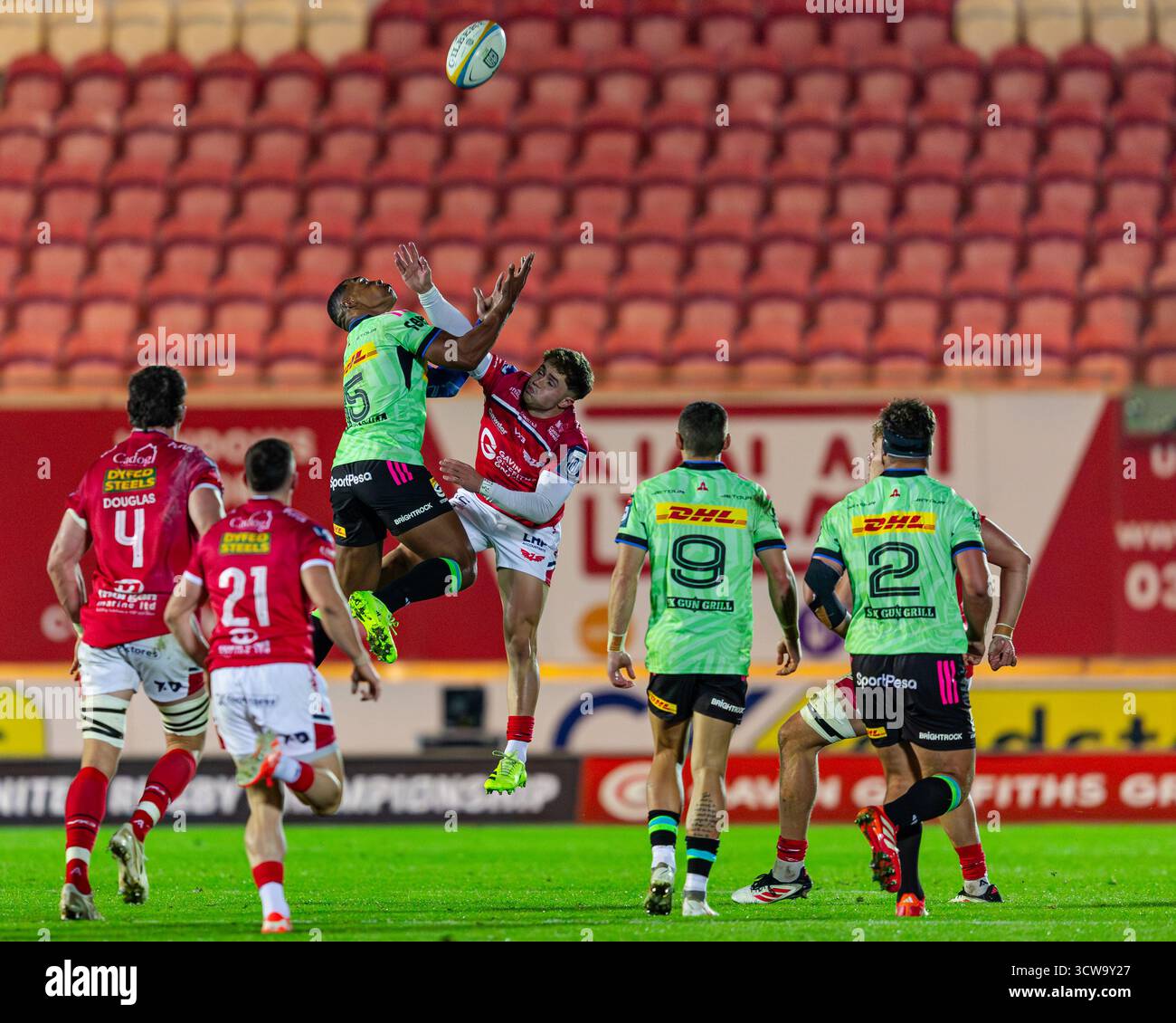 Urc rugby ball hi-res stock photography and images - Alamy