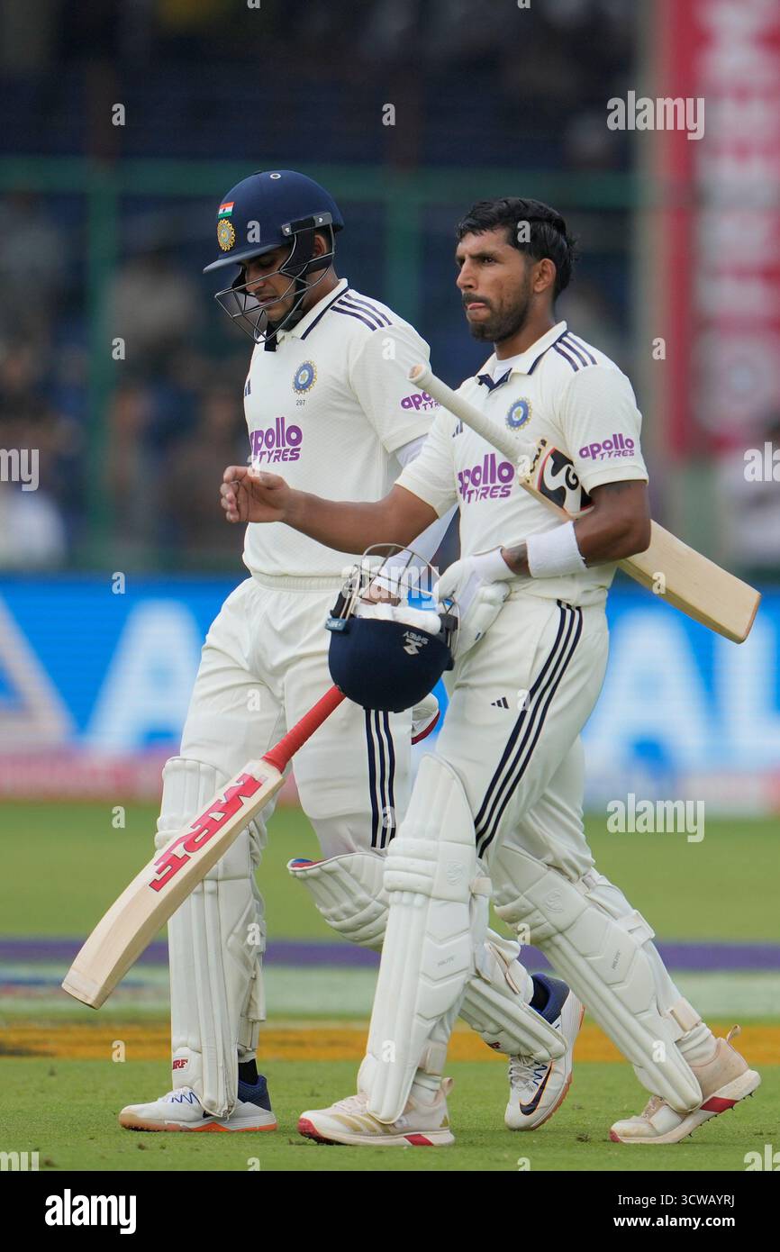 India's captain Shubman Gill and Dhruv Jurel return to pavilion after ...
