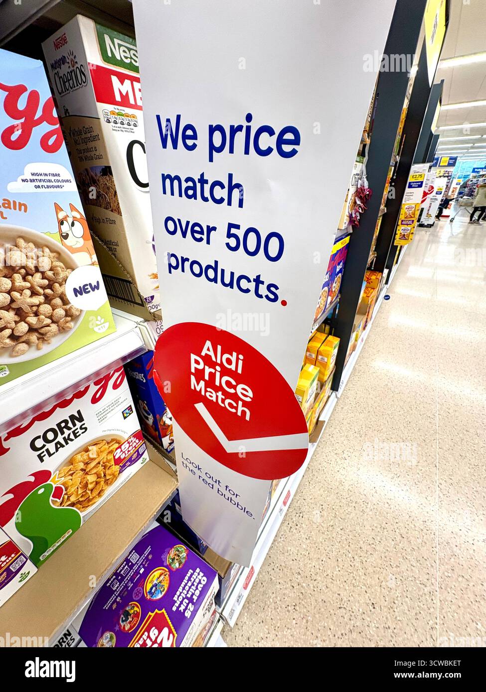 Aldi store supermarket shop smartphone stock photos and images - Alamy