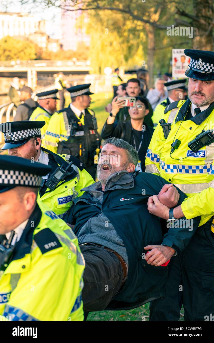 Labour party (uk) conference 2025 hi-res stock photography and images ...