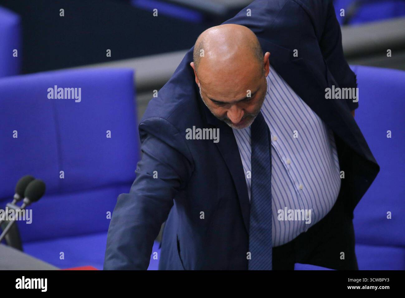 Berlin, Deutschland, 10.10.2025: Deutscher Bundestag: 32 ...