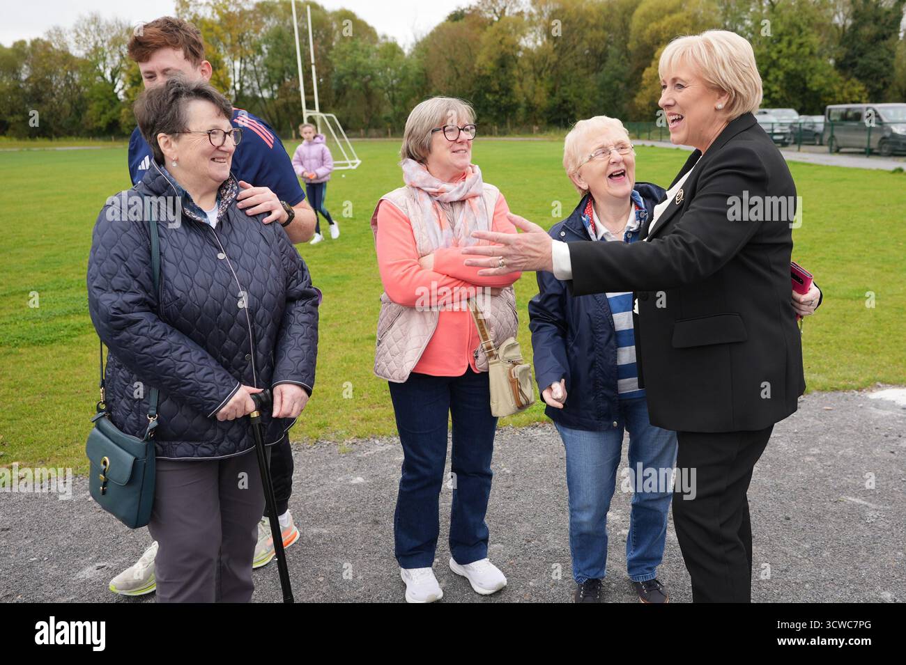 Fine Gael Presidential candidate Heather Humphreys meets spectators ...