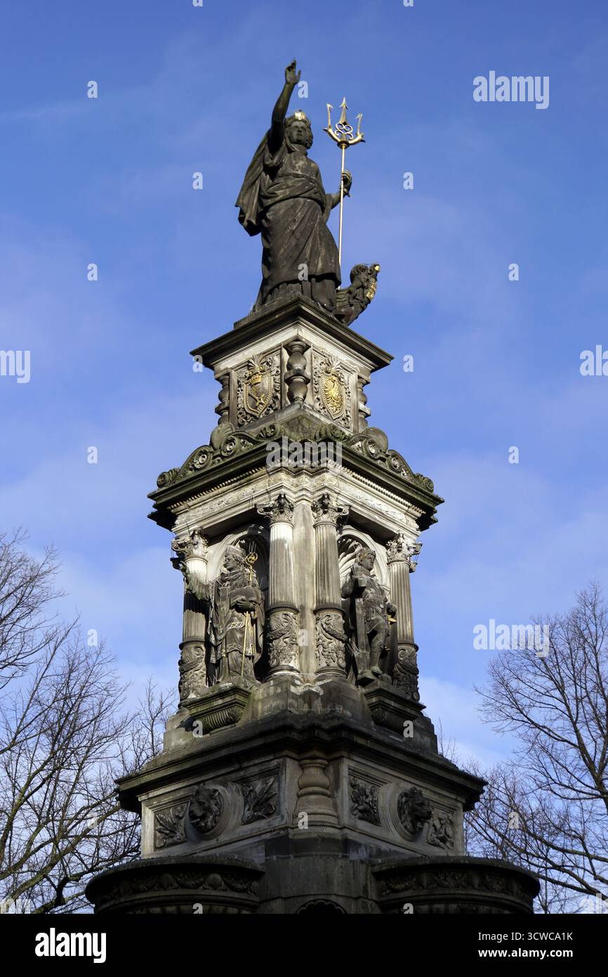 Hansa Fountain on Hansaplatz in the St. Georg district, Hamburg ...