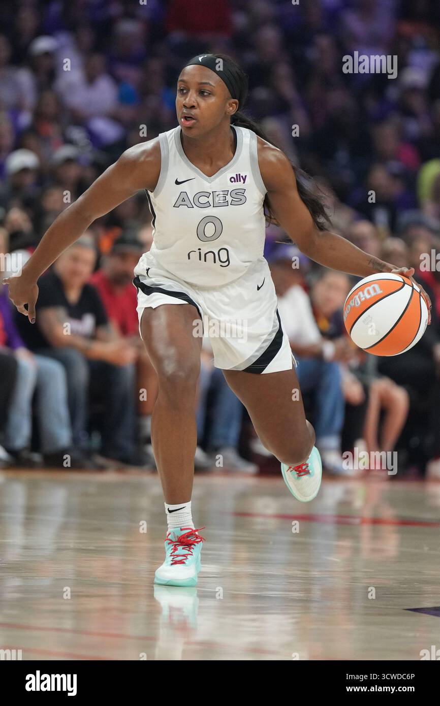 Las Vegas Aces guard Jackie Young (0) against the Phoenix Mercury ...