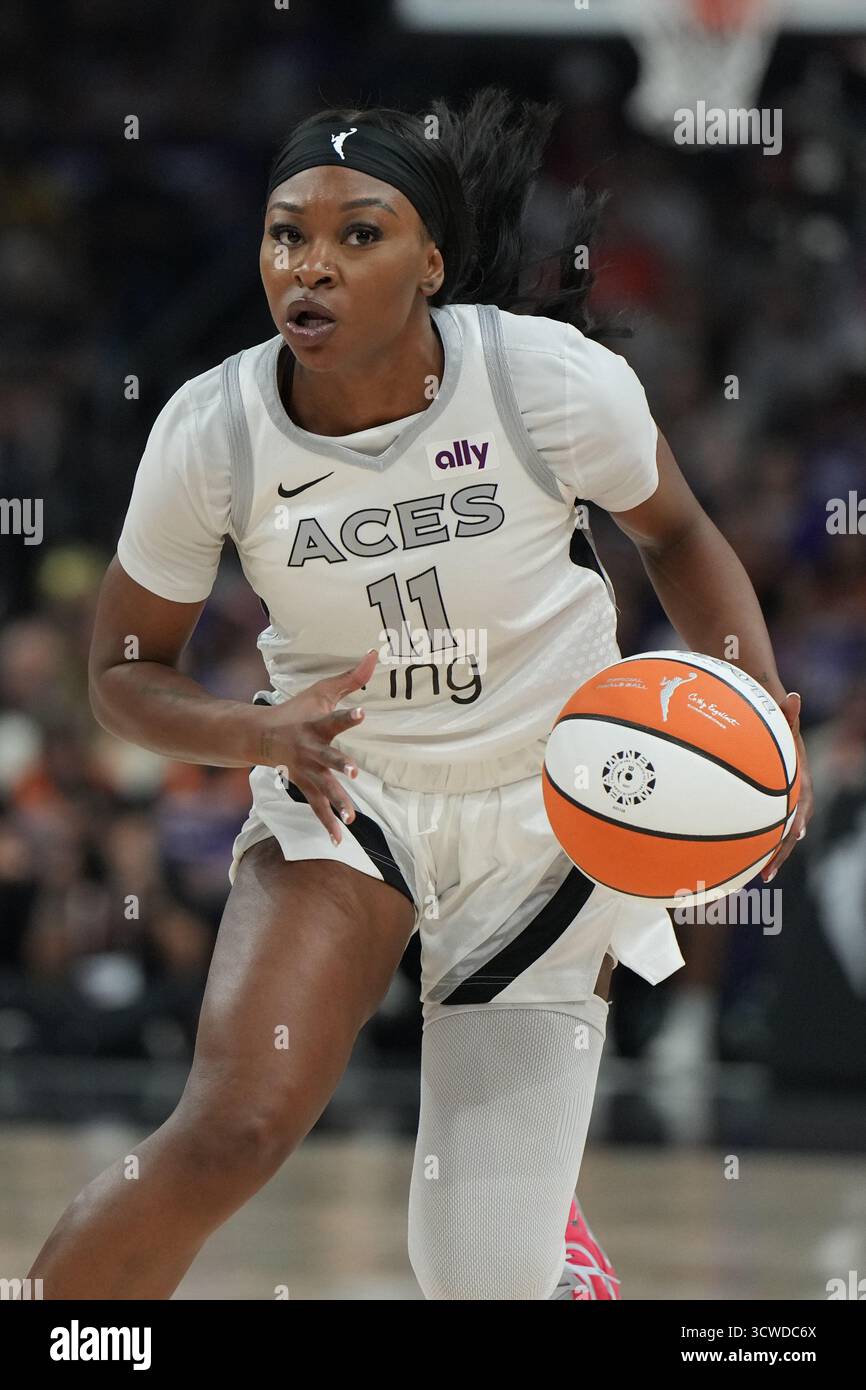 Las Vegas Aces guard Dana Evans (11) against the Phoenix Mercury during ...