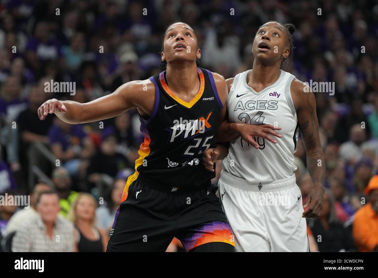 Phoenix Mercury forward Alyssa Thomas (25) and Las Vegas Aces guard ...