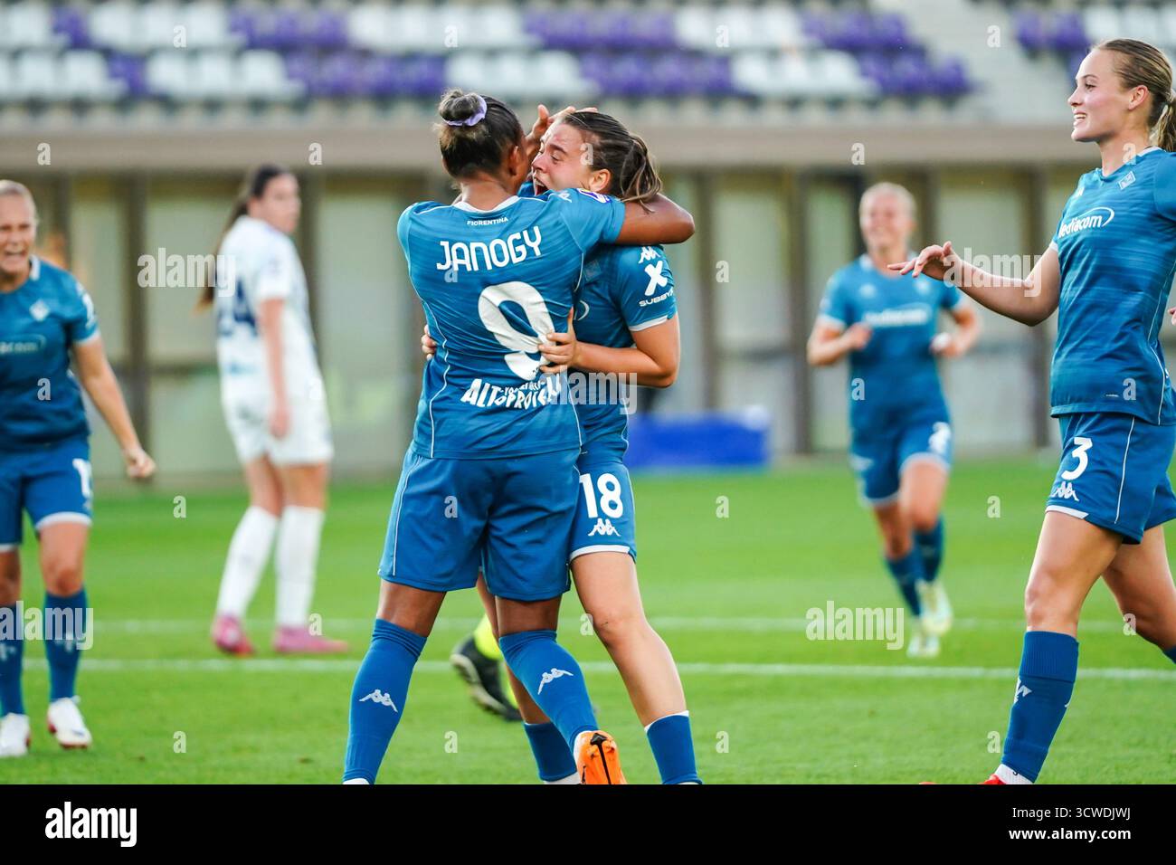 Emma Strom Snerle (Fiorentina femminile) score a goal and celebrate ...