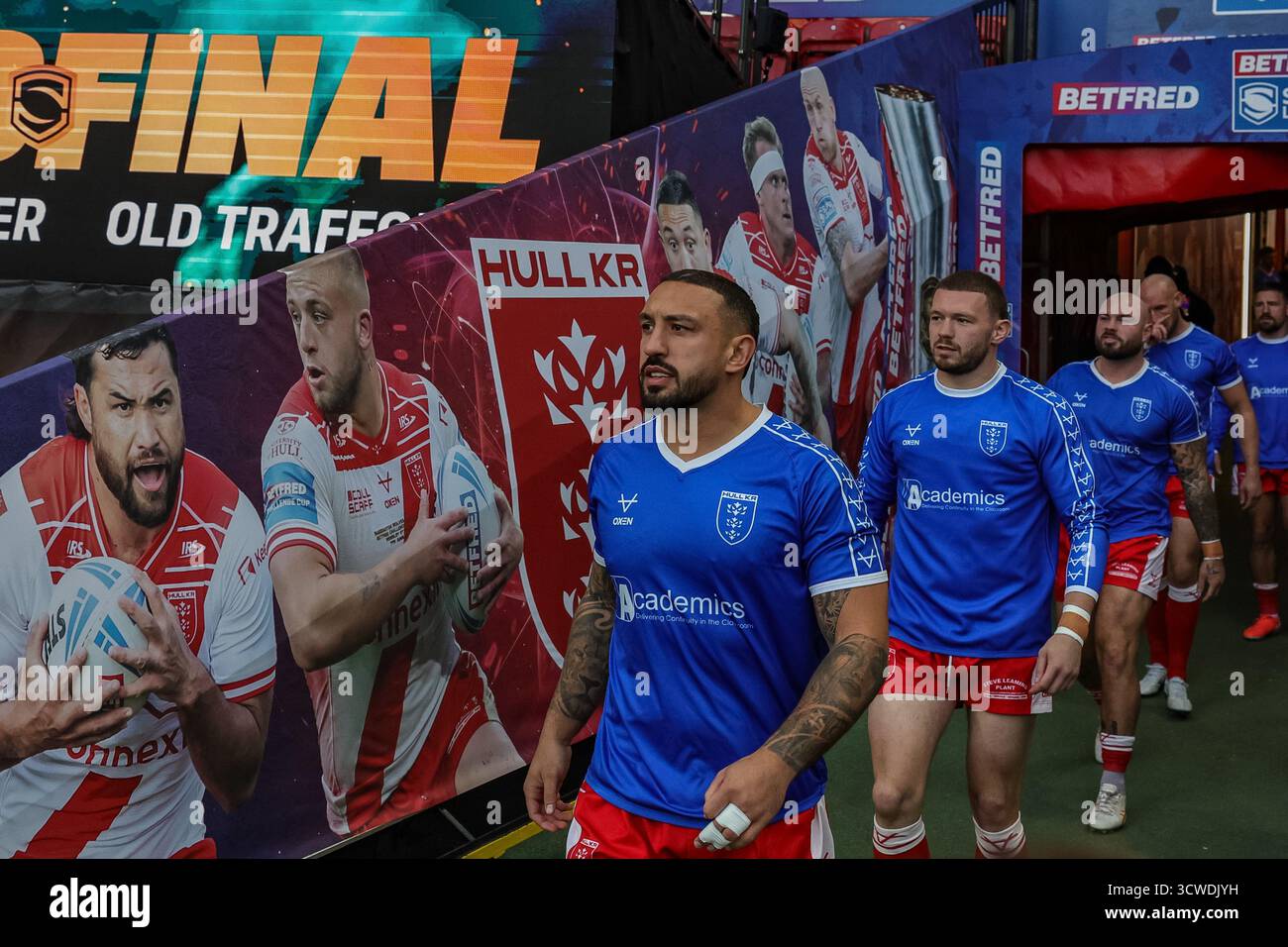 Elliot Minchella of Hull KR in the pre-game warm up during the 2025 ...