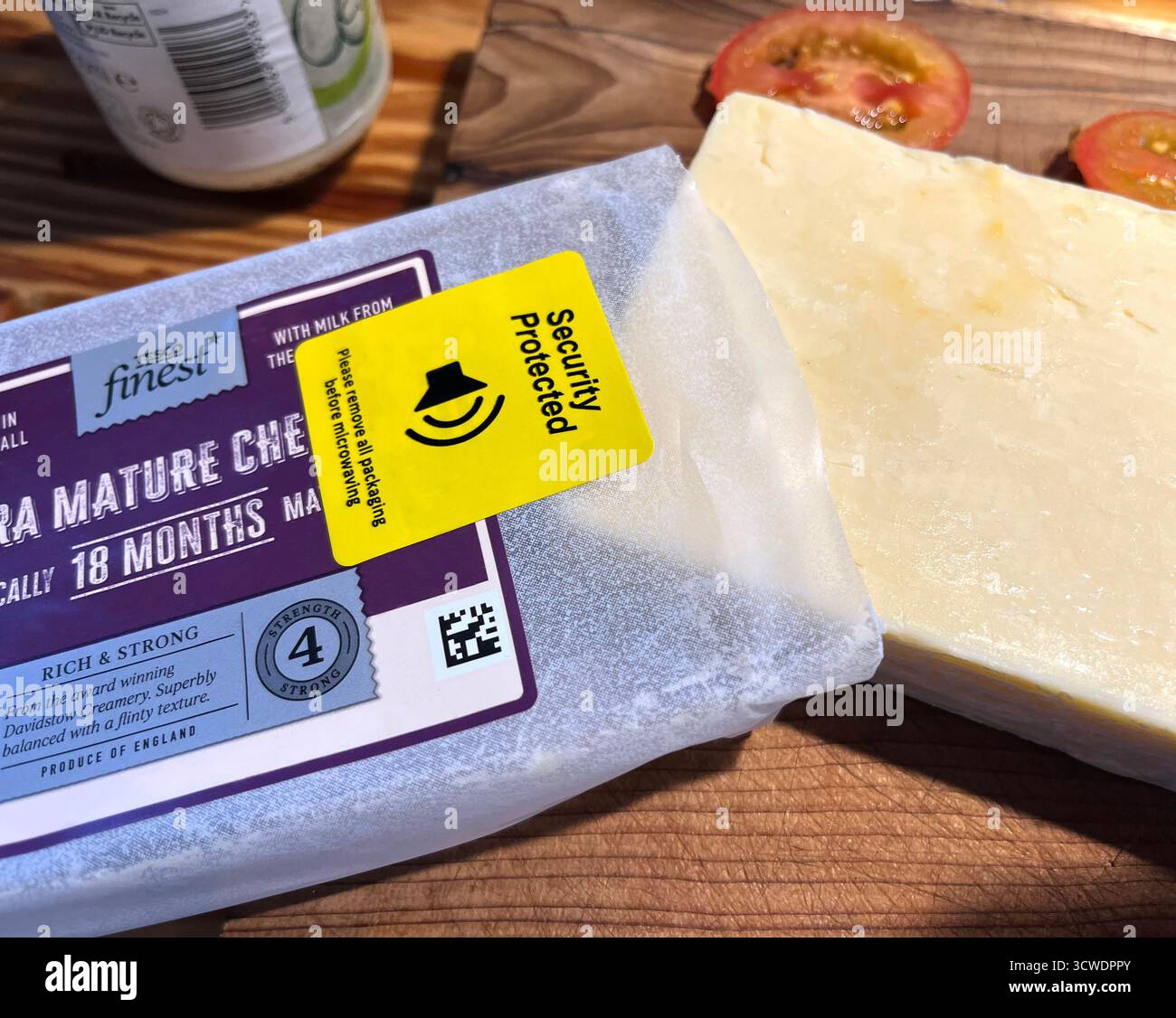 Supermarket eas hi-res stock photography and images - Alamy