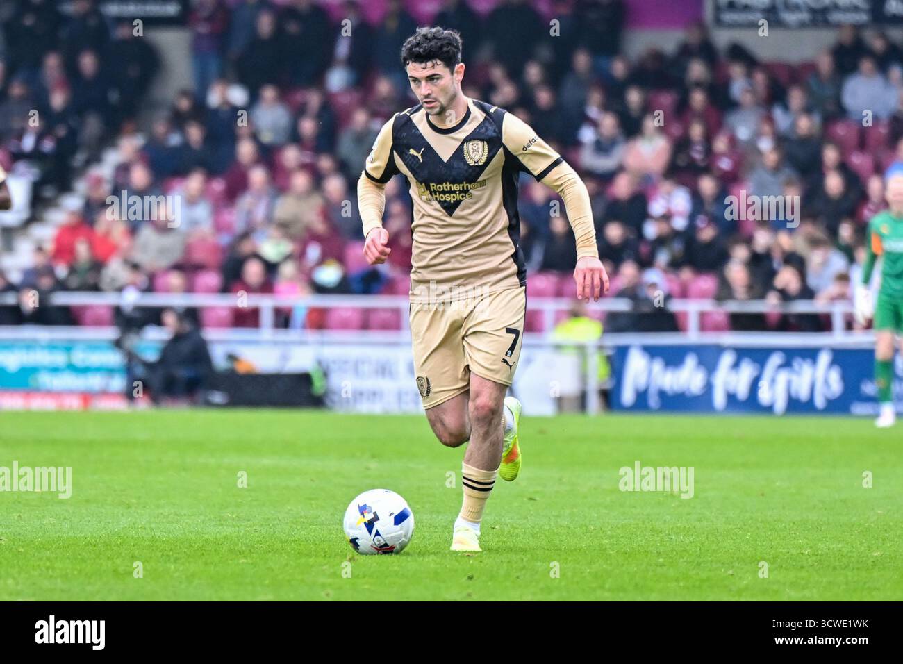 Joe Powell (7 Rotherham united) controls the ball during the Sky Bet ...