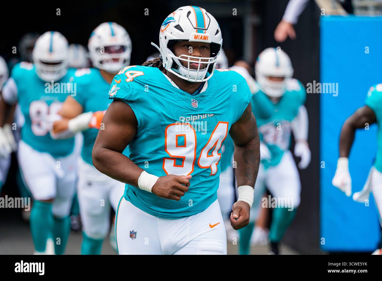 Miami Dolphins defensive tackle Jordan Phillips (94) warms up during an ...