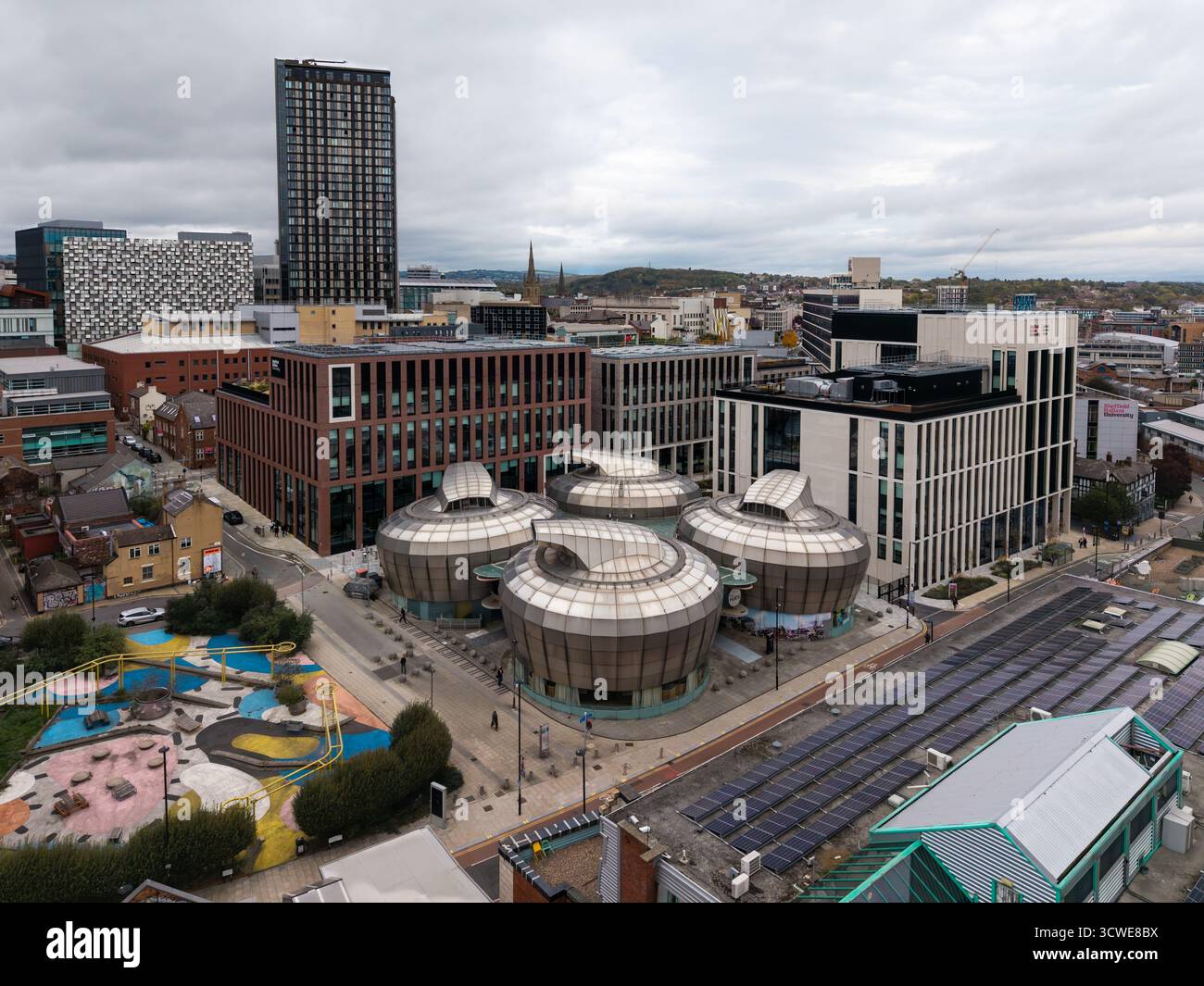 SHEFFIELD, UK - OCTOBER 7, 2025. Aerial view of Sheffield Hallam University and the distinctive ...