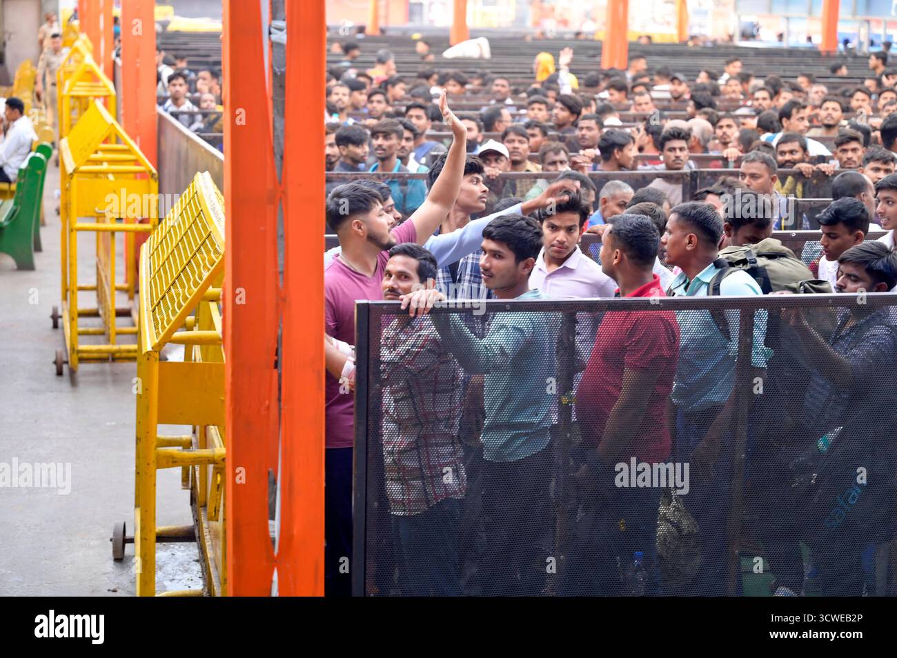 NEW DELHI, INDIA - OCTOBER 11: A view of crowd of passengers struggling ...